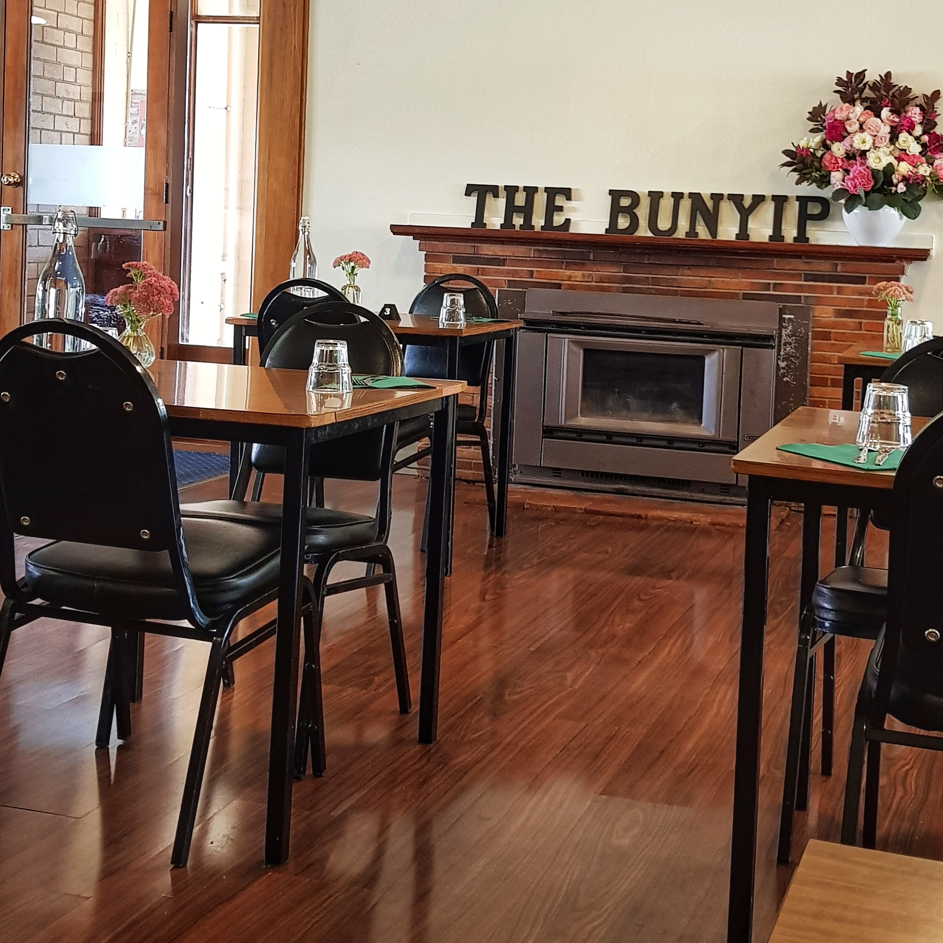 Destination Dining: The Bunyip Hotel, Cavendish - Gourmet Roaming